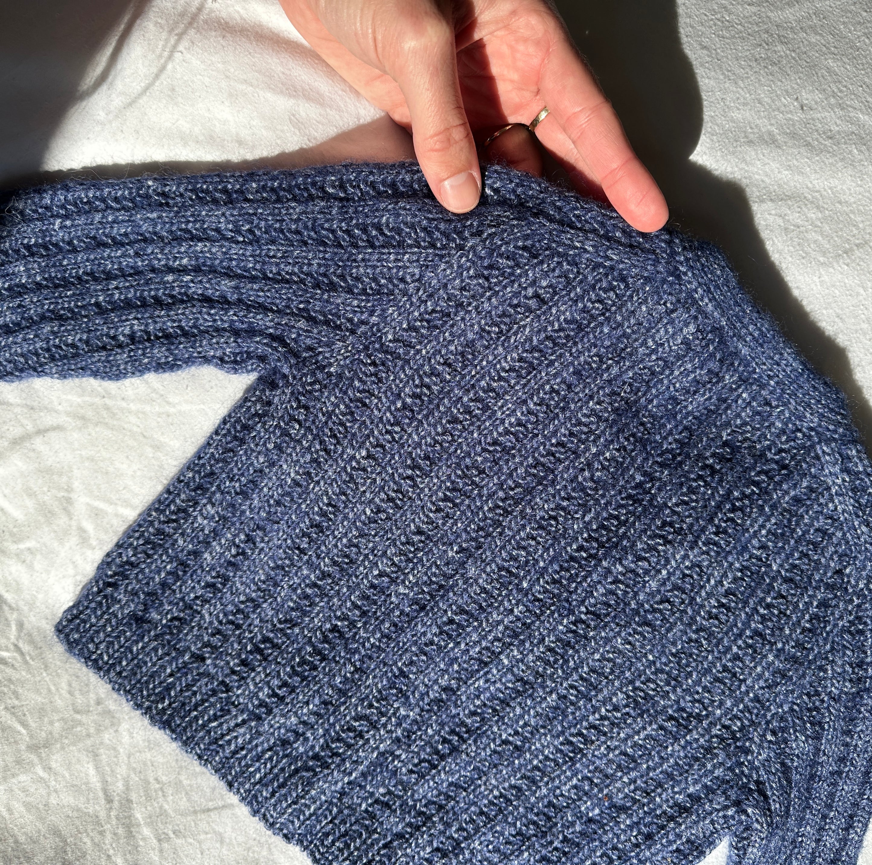 Cardamom Cardigan Mini - English – TwinKnits